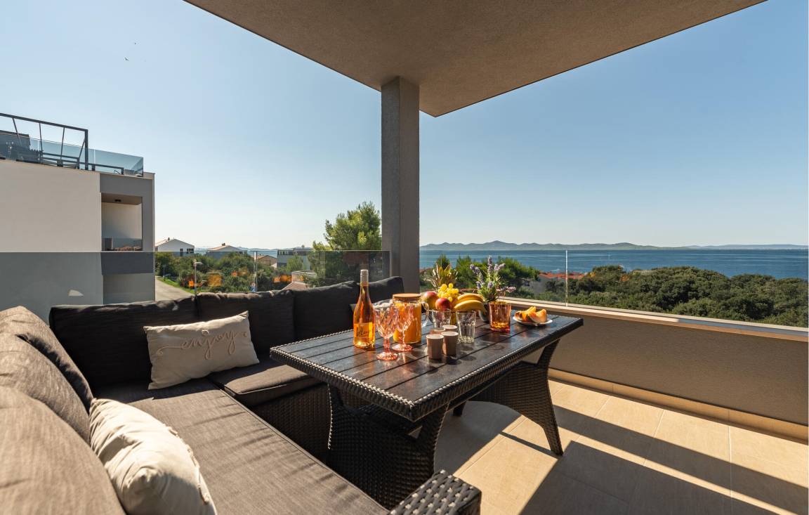 117 M² Apartment ∙ 3 Bedrooms ∙ 8 Guests - Zaton