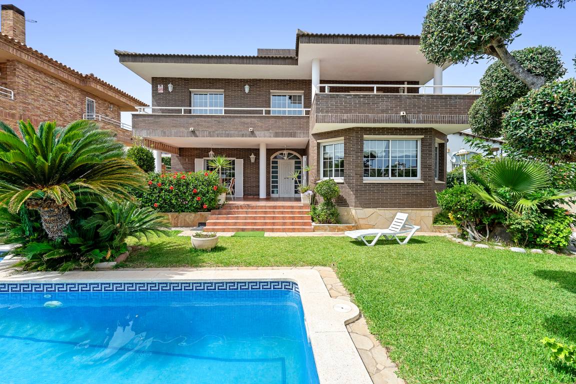 500 M² Villa ∙ 5 Chambres ∙ 10 Personnes - Cunit