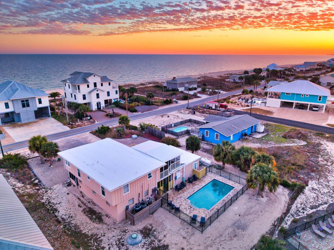 House ∙ 2 Bedrooms ∙ 4 Guests - St. George Island, FL