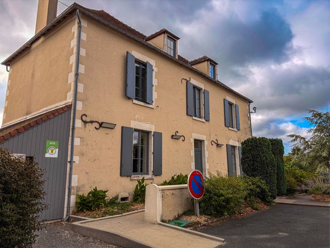 180 M² Cottage ∙ 5 Chambres ∙ 12 Personnes - Indre