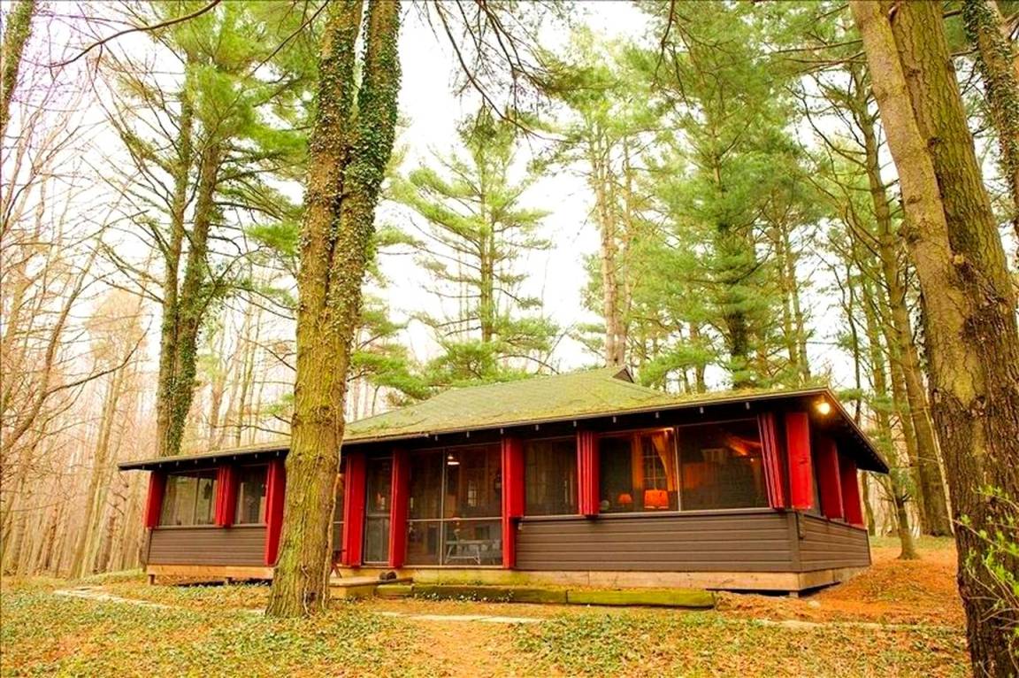 House ∙ 4 Bedrooms ∙ 8 Guests - Saugatuck, MI
