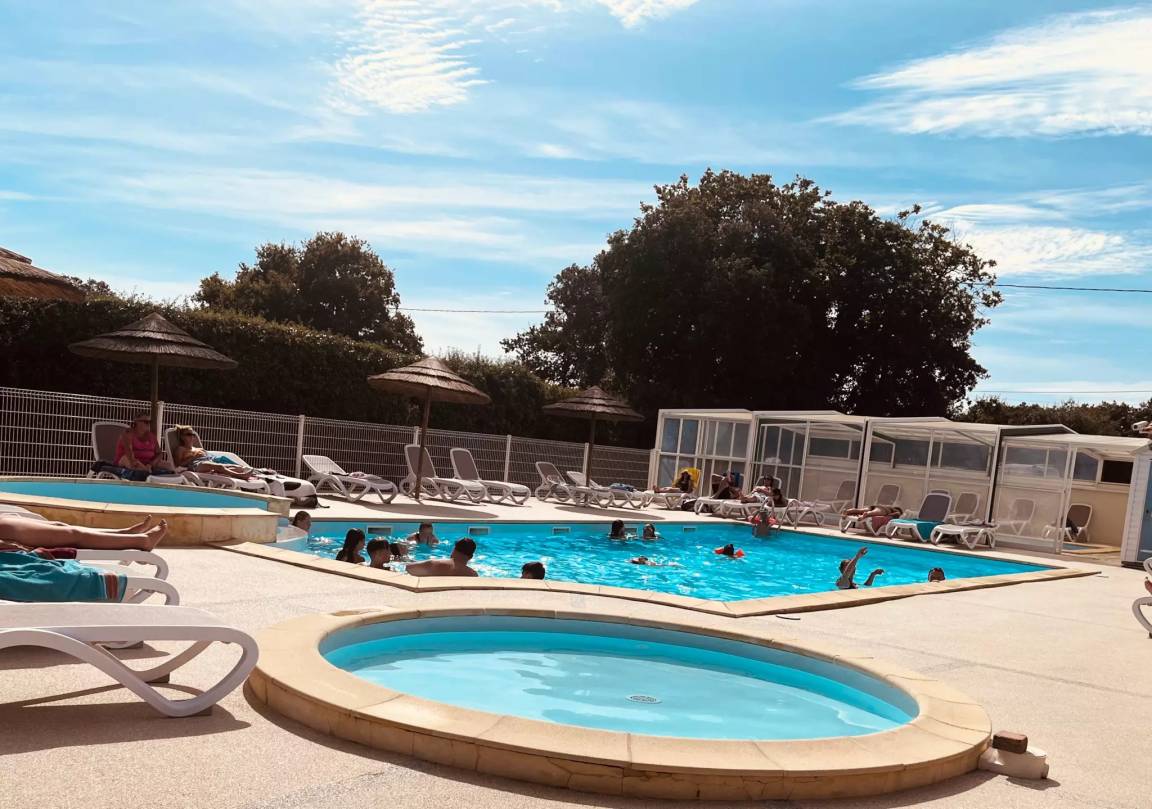 20 M² Mobil-home ∙ 1 Chambre ∙ 2 Personnes - Brem-sur-Mer