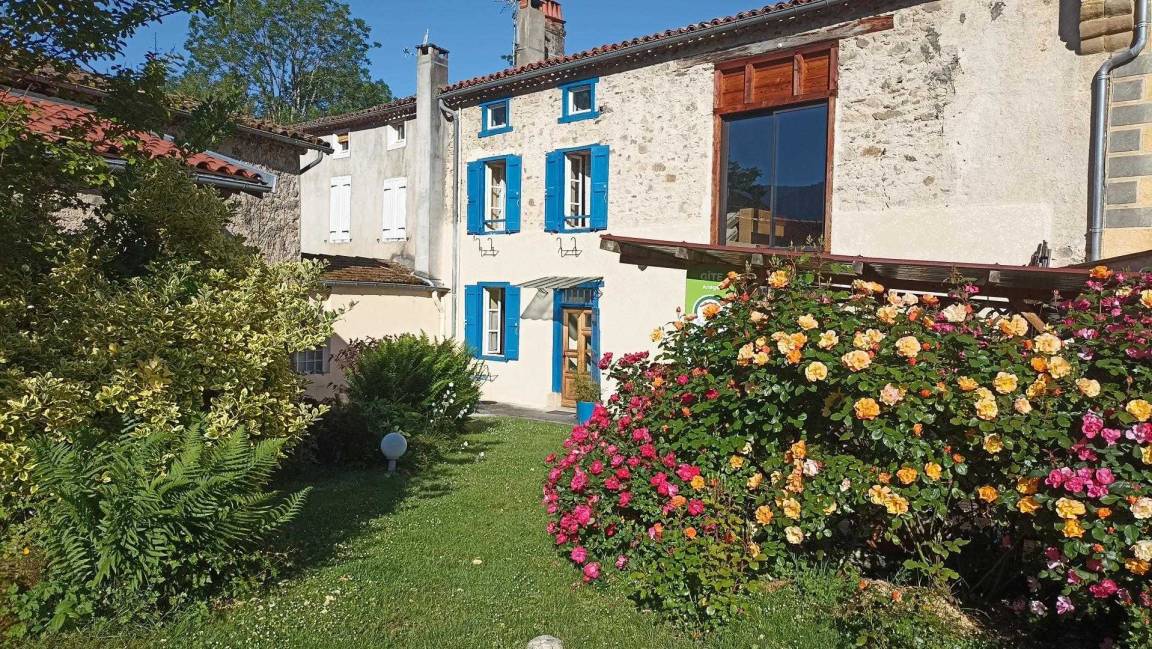 55 M² Gîte ∙ 1 Chambre ∙ 2 Personnes - Ariège