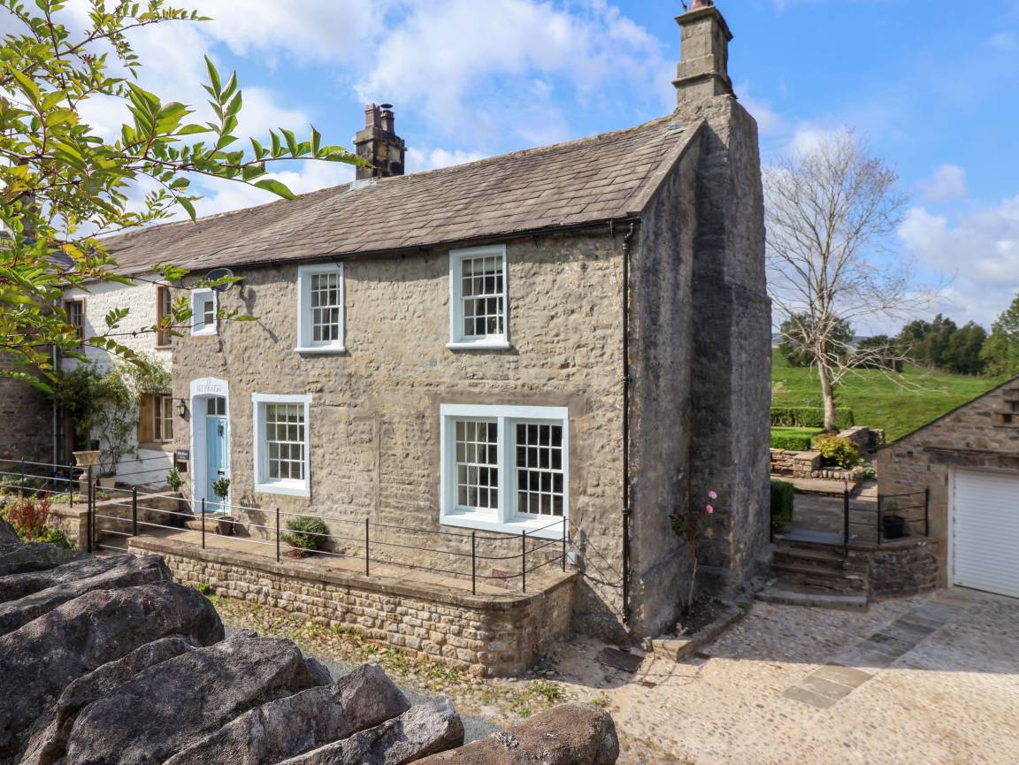 Cottage ∙ 2 Bedrooms ∙ 4 Guests - Malham Tarn