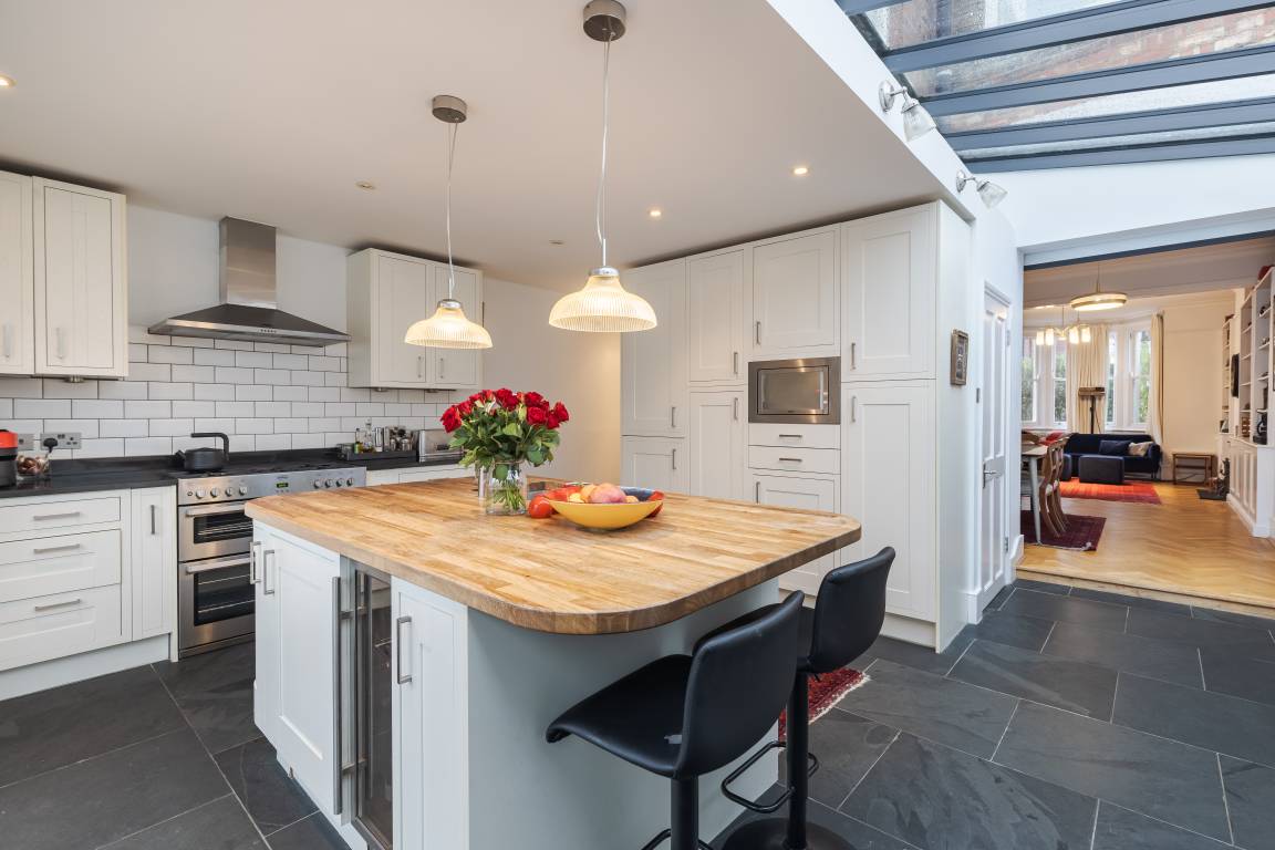 128 M² House ∙ 2 Bedrooms ∙ 4 Guests - London, UK