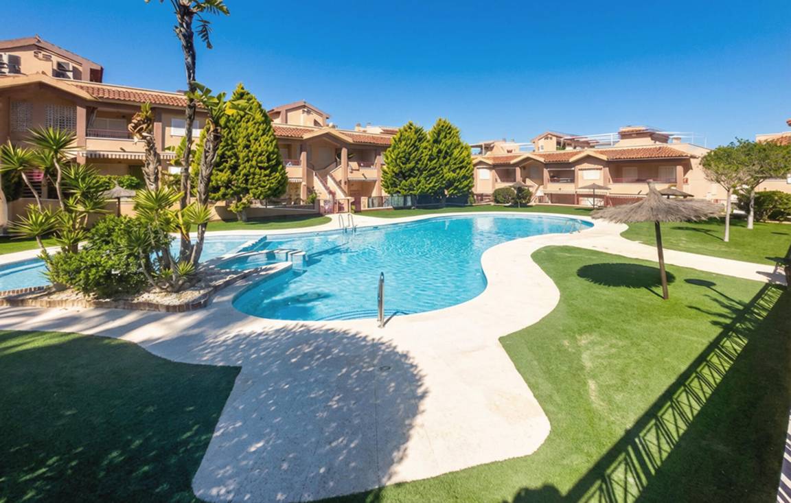 83 M² Camping-unterkunft ∙ 2 Schlafzimmer ∙ 4 Gäste - Santa Pola