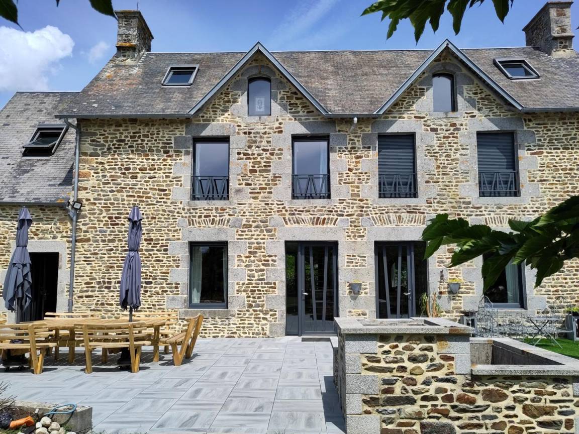 200 M² Gîte ∙ 5 Chambres ∙ 10 Personnes - Jullouville