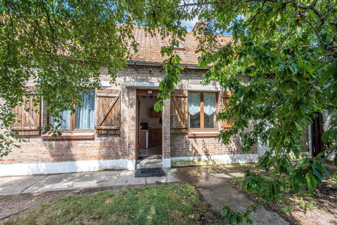 100 M² House ∙ 2 Bedrooms ∙ 6 Guests - Calais