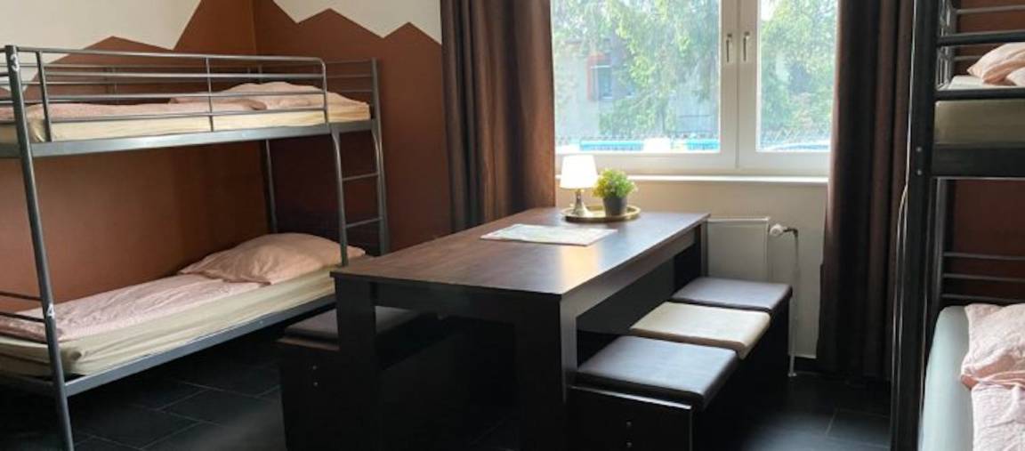 300 M² Gemeinschaftszimmer ∙ 1 Schlafzimmer ∙ 1 Gast - Berlin