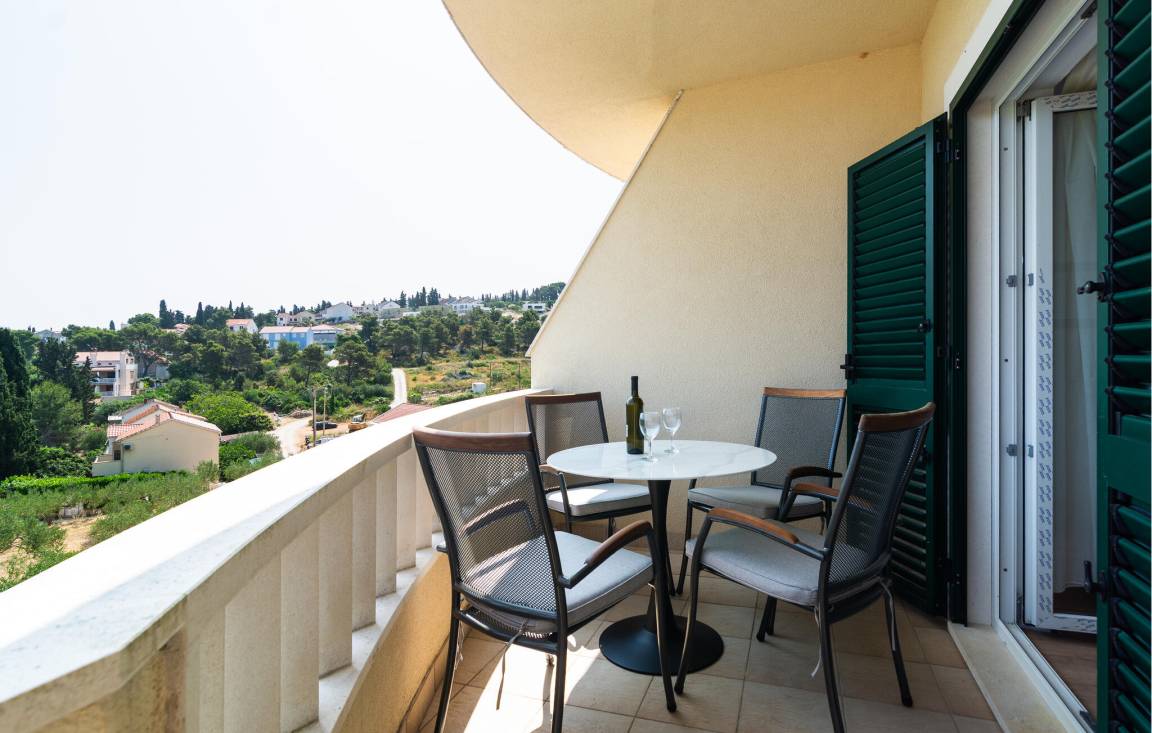 57 M² Apartament ∙ 1 Sypialnia ∙ 2 Gości - Milna
