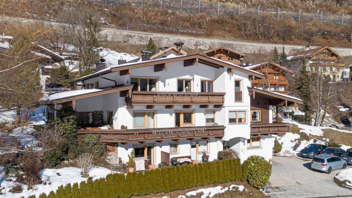 190 M² House ∙ 8 Bedrooms ∙ 12 Guests - Mayrhofen