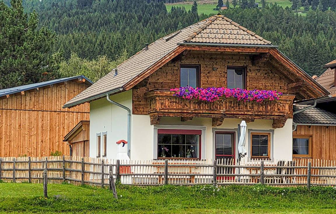 120 M² Ferienhaus ∙ 4 Schlafzimmer ∙ 8 Gäste - Mariapfarr