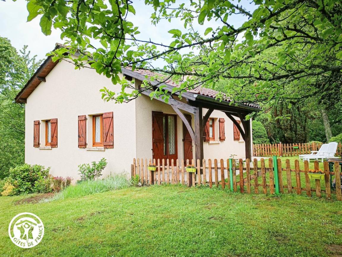 70 M² Gîte ∙ 2 Chambres ∙ 4 Personnes - Bretenoux