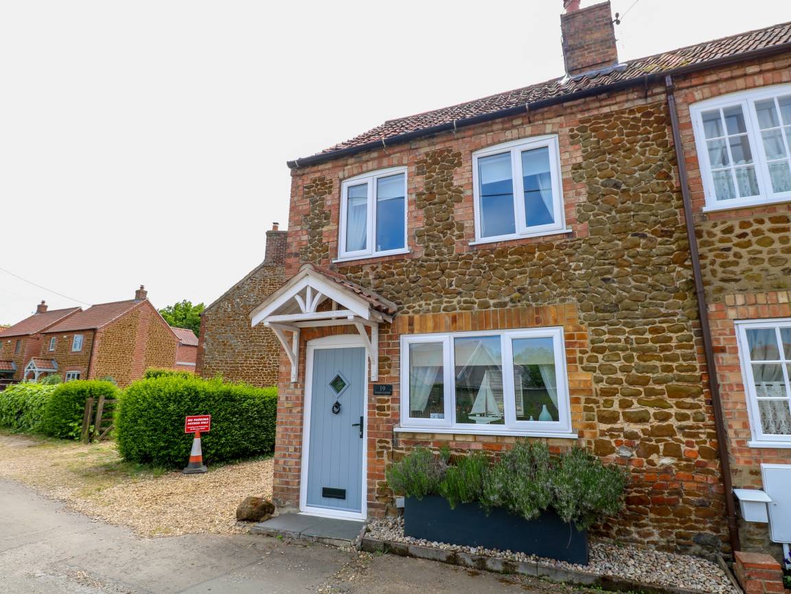 Cottage ∙ 2 Bedrooms ∙ 3 Guests - Heacham