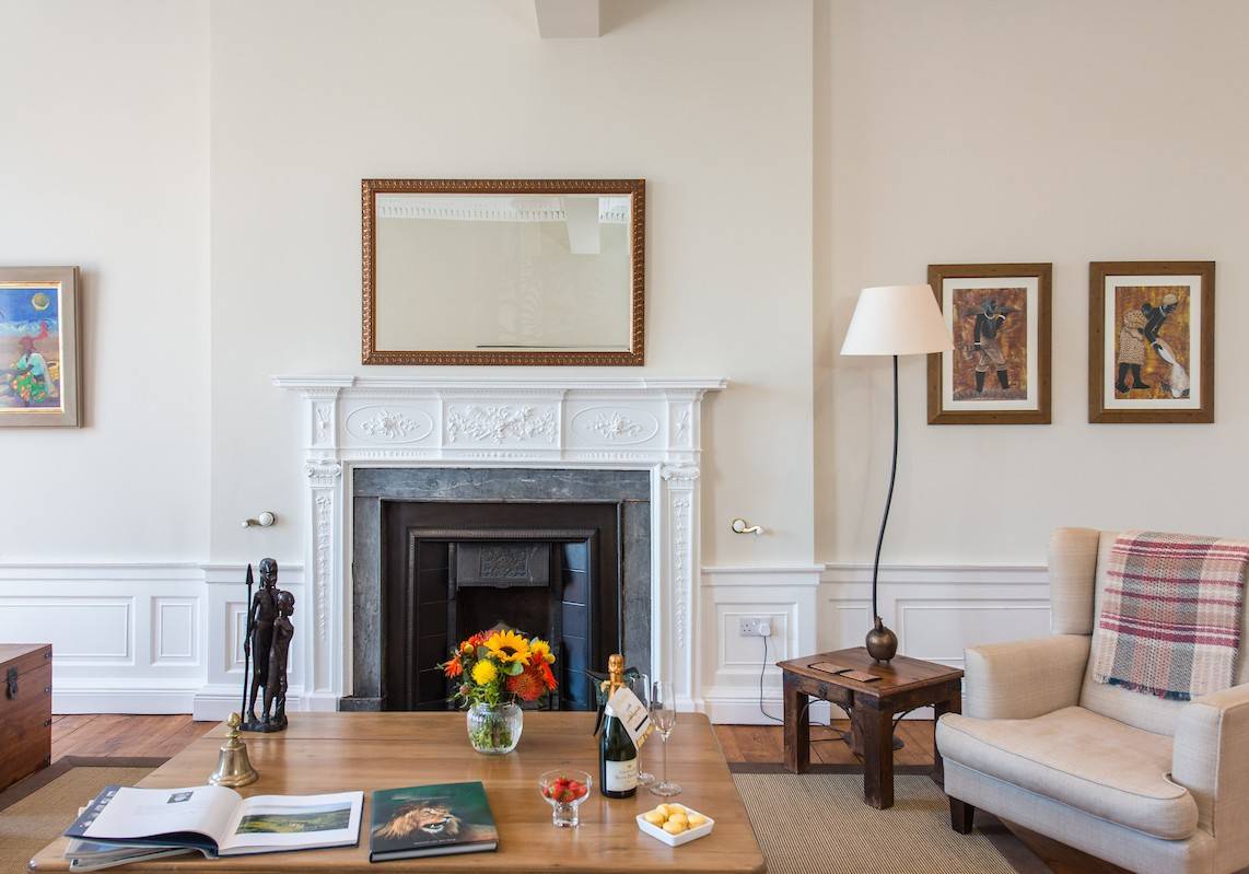 212 M² Apartment ∙ 3 Bedrooms ∙ 6 Guests - Queen Margaret University