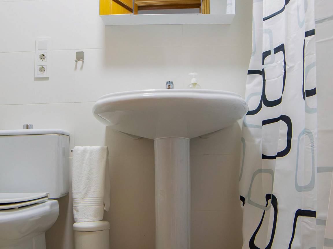 80 M² Apartamento ∙ 2 Habitaciones ∙ 5 Huéspedes - Baza