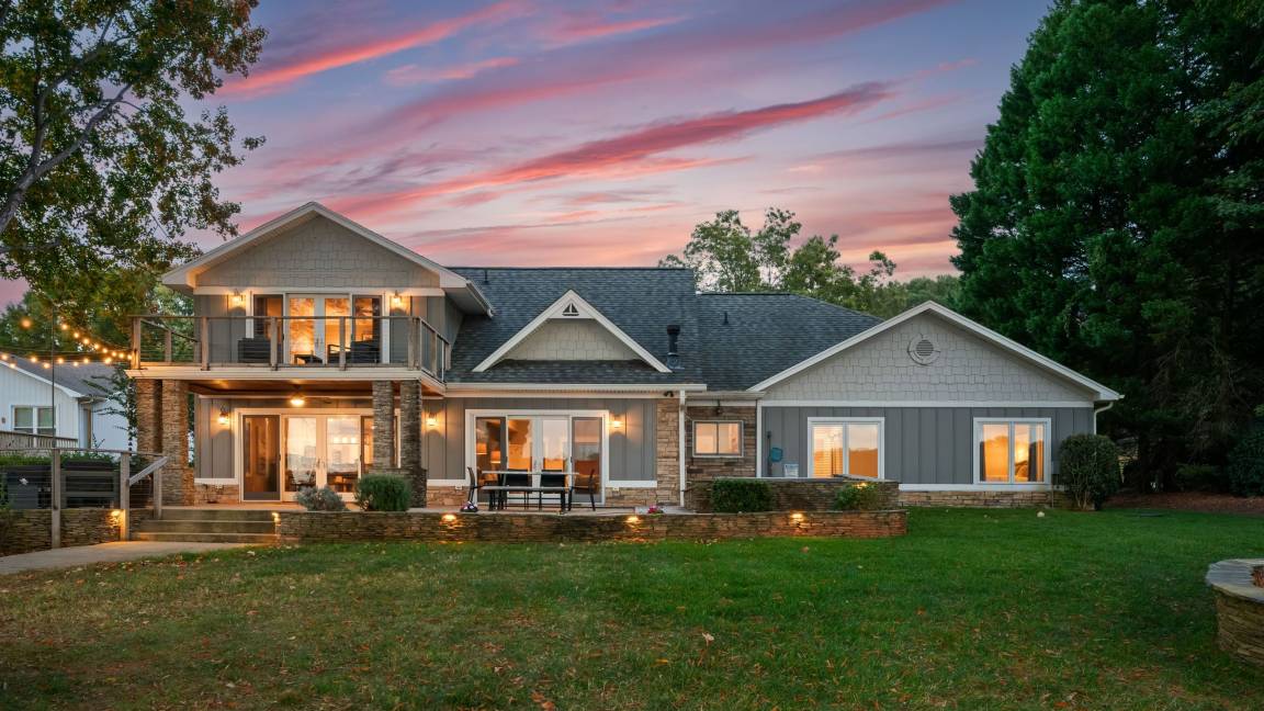 255 M² House ∙ 4 Bedrooms ∙ 13 Guests - Mooresville, NC