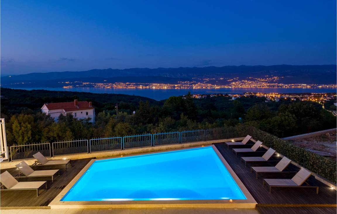 179 M² House ∙ 5 Bedrooms ∙ 14 Guests - Krk