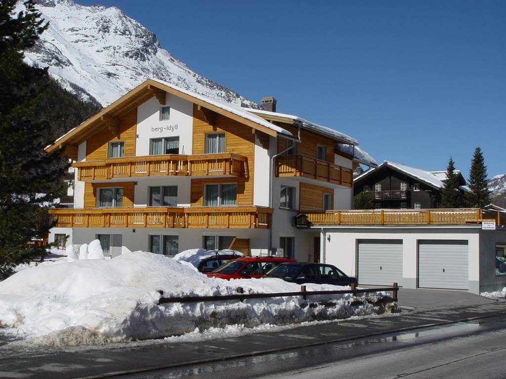 105 M² Ferienwohnung ∙ 3 Schlafzimmer ∙ 6 Gäste - Saas-Grund