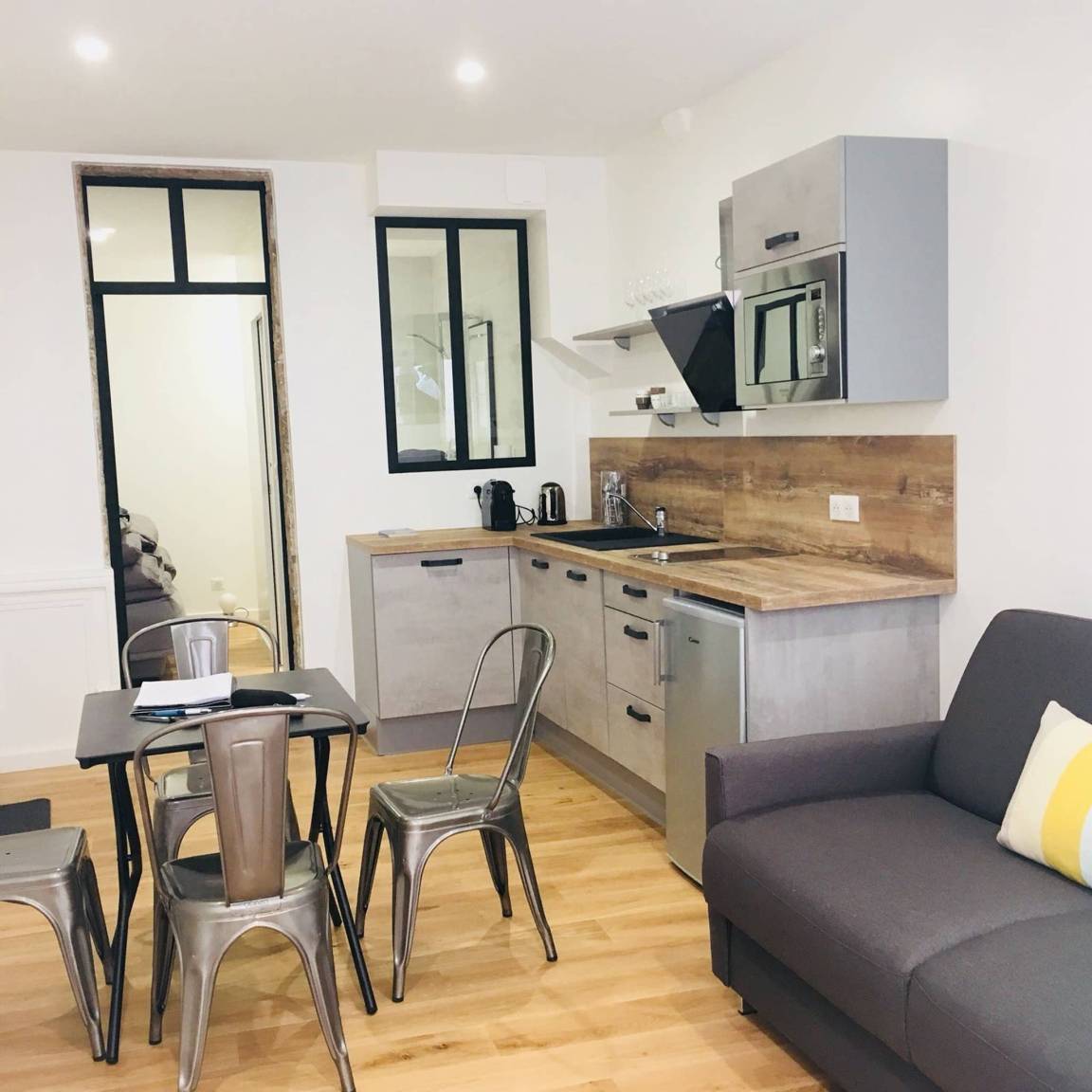30 M² Apartment ∙ 2 Bedrooms ∙ 4 Guests - Lyon