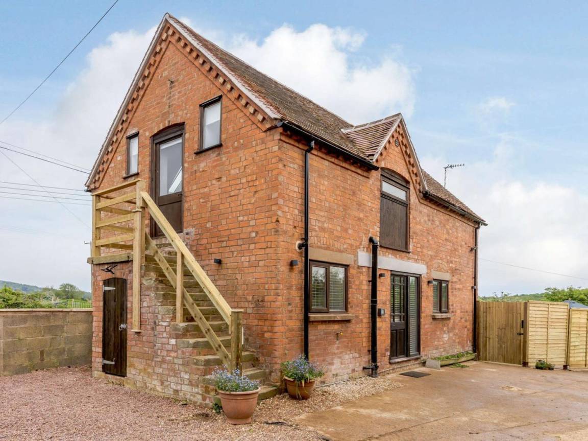 Cottage ∙ 2 Bedrooms ∙ 4 Guests - Tewkesbury