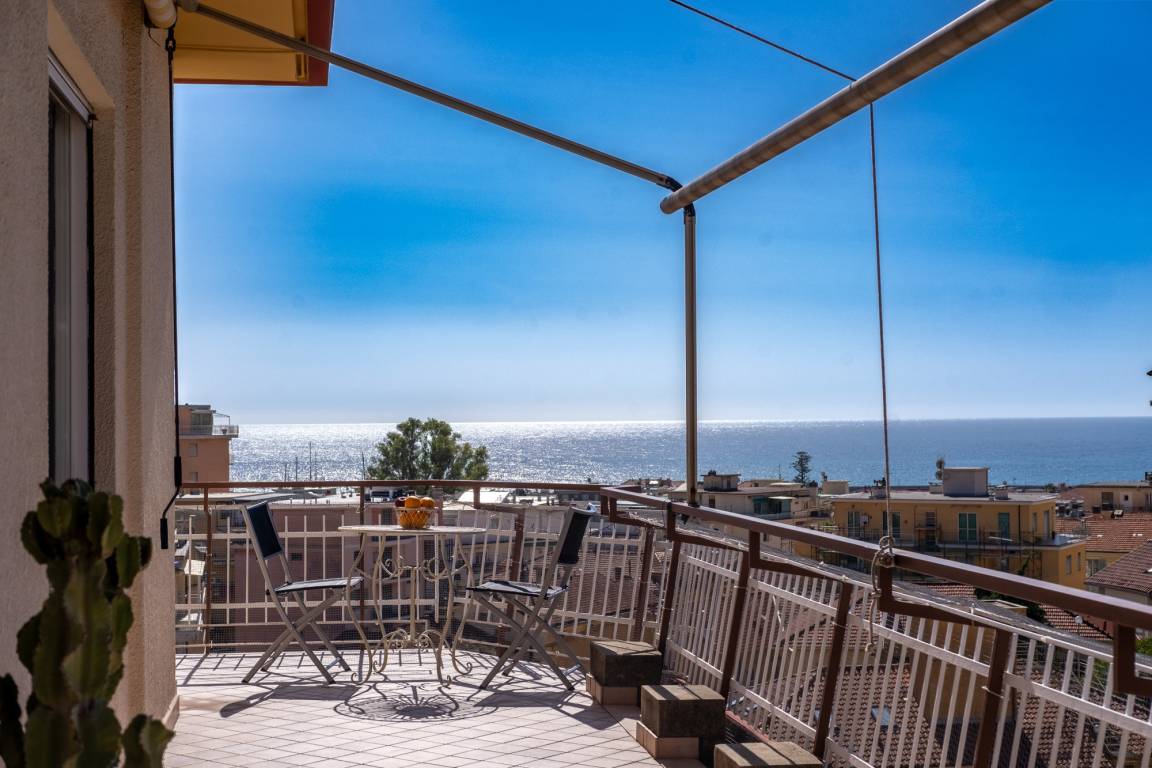 100 M² Apartment ∙ 3 Bedrooms ∙ 7 Guests - Sanremo