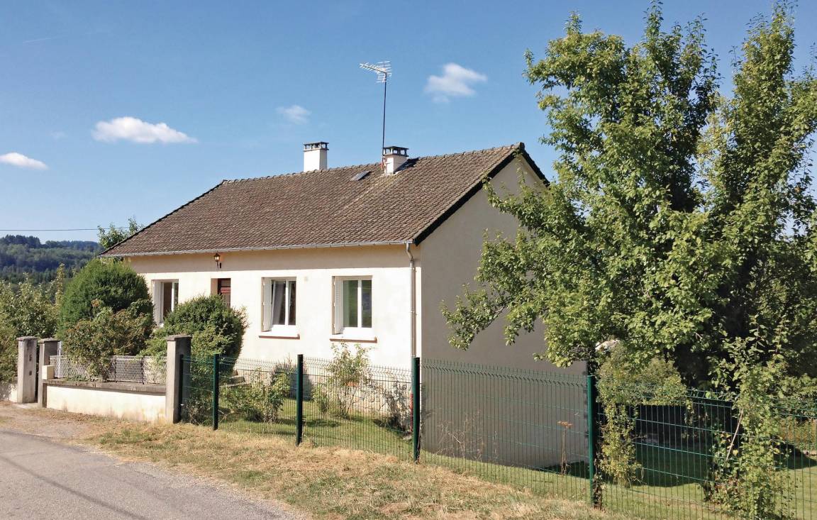80 M² House ∙ 3 Bedrooms ∙ 6 Guests - Eymoutiers
