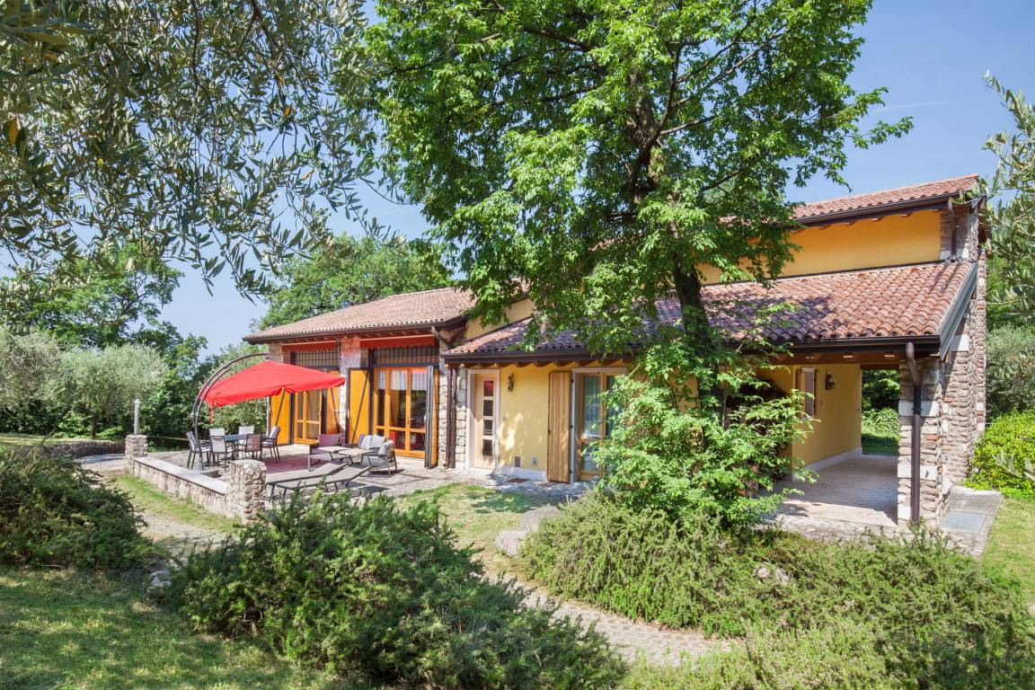 200 M² House ∙ 4 Bedrooms ∙ 8 Guests - Bardolino