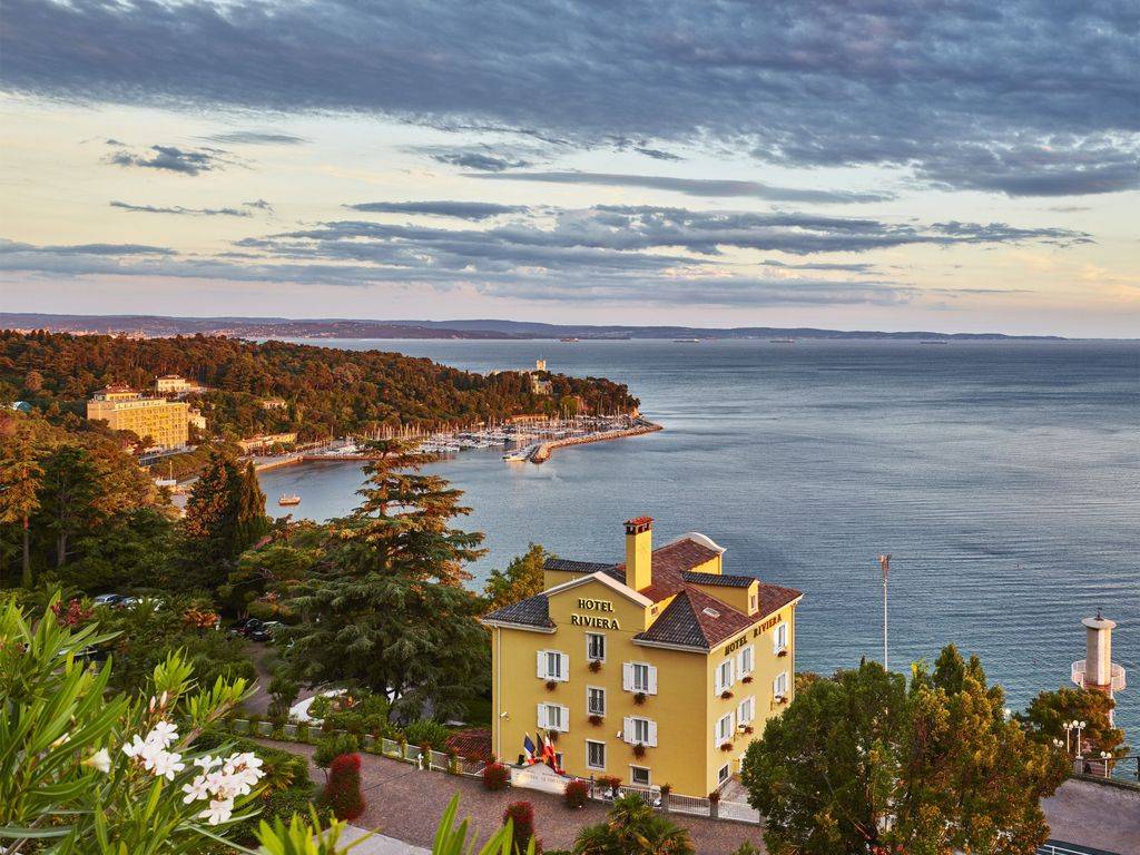 Riviera & Maximilian's - Trieste