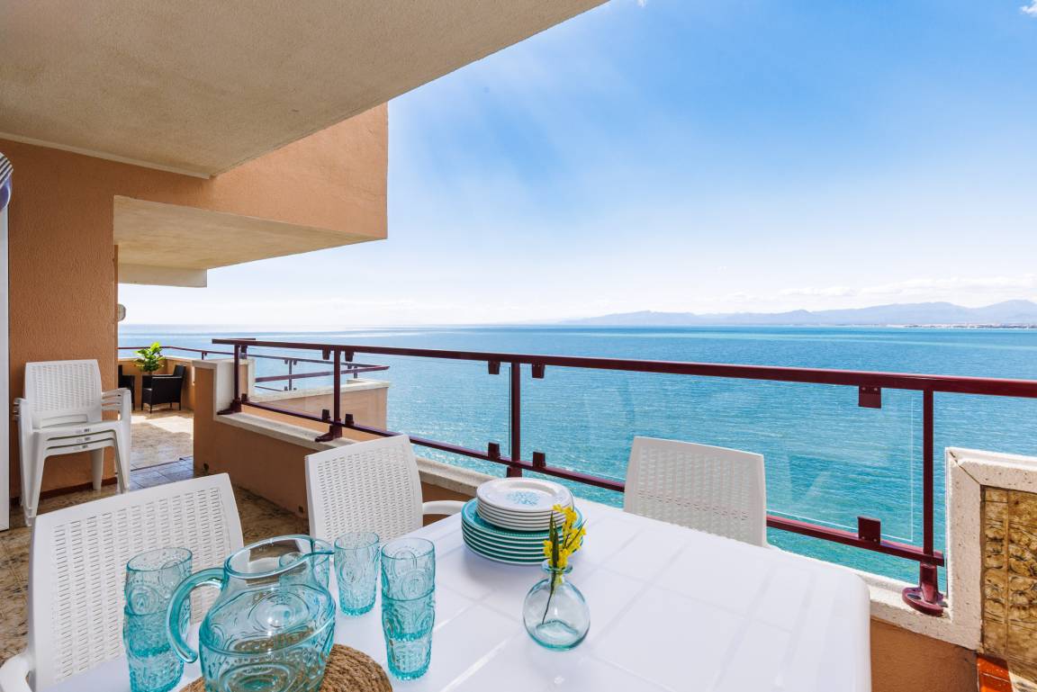131 M² Apartment ∙ 4 Bedrooms ∙ 9 Guests - Salou