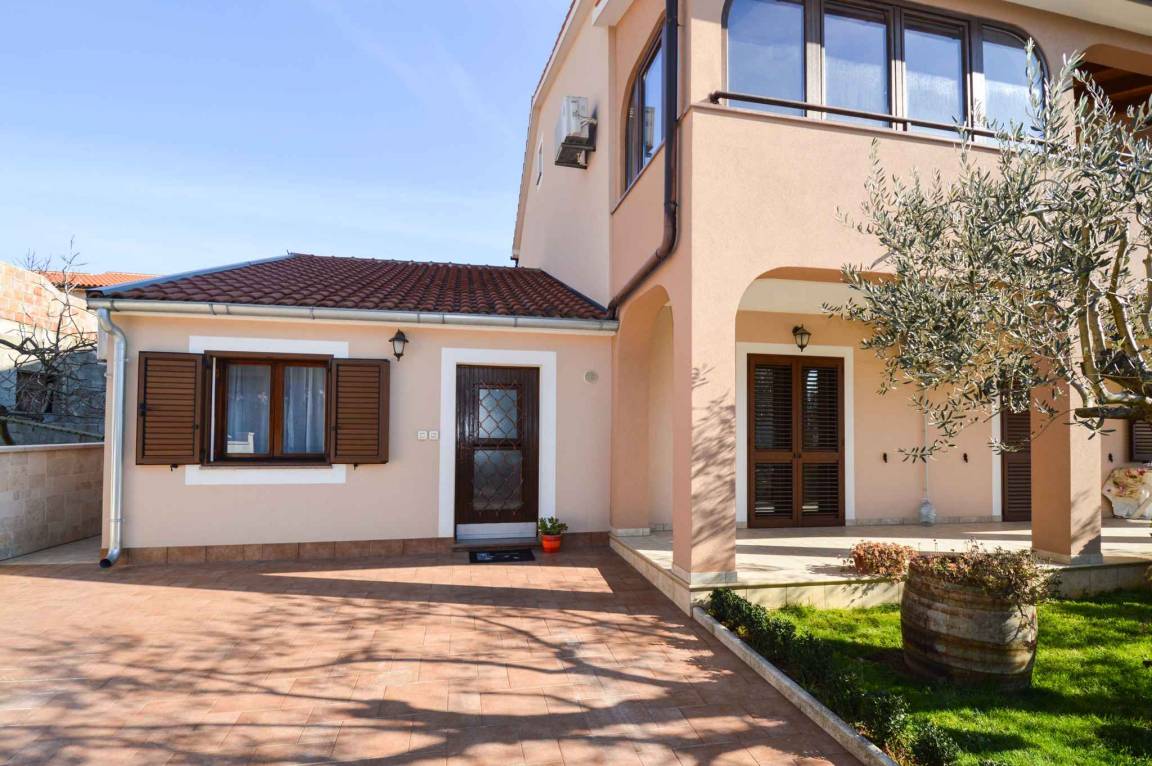 158 M² Apartamento ∙ 4 Habitaciones ∙ 11 Huéspedes - Pula