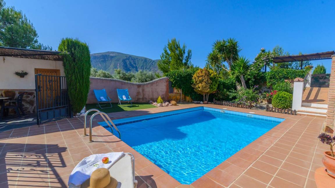 65 M² Casa ∙ 3 Habitaciones ∙ 5 Huéspedes - Soportújar