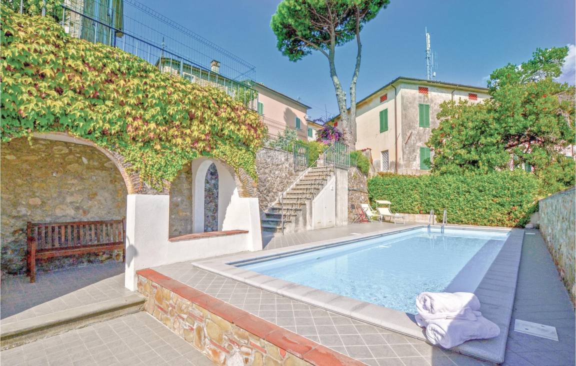 110 M² Apartamento ∙ 3 Habitaciones ∙ 7 Huéspedes - Camaiore