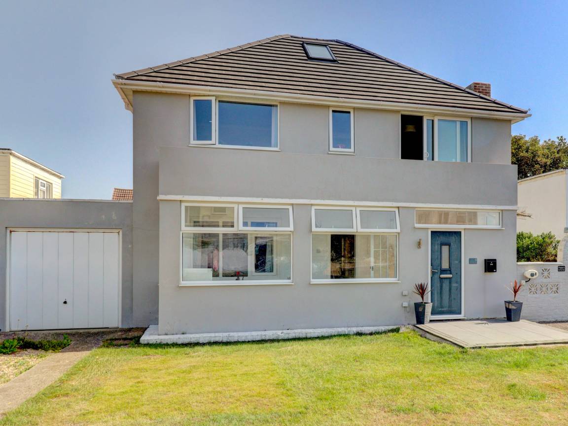 Cottage ∙ 4 Bedrooms ∙ 8 Guests - Hayling Island