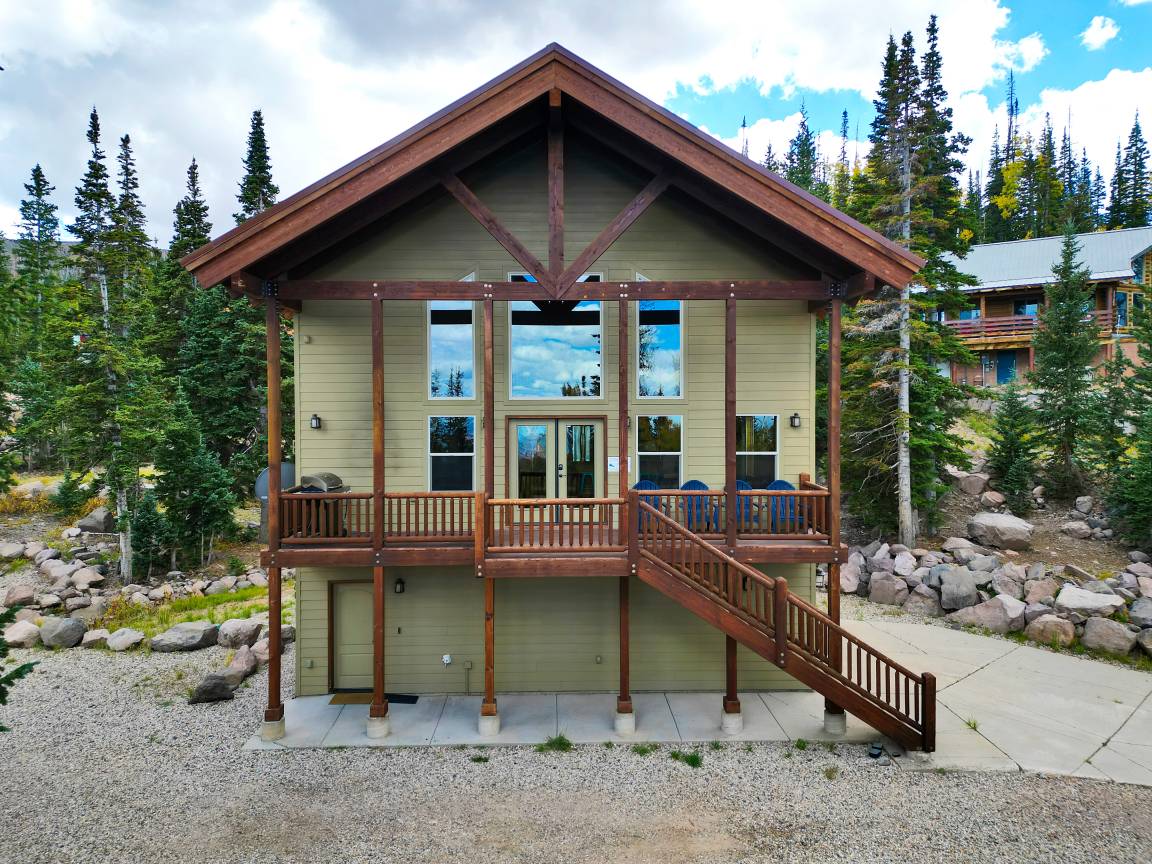 372 M² Cabin ∙ 4 Bedrooms ∙ 25 Guests - Brian Head, UT