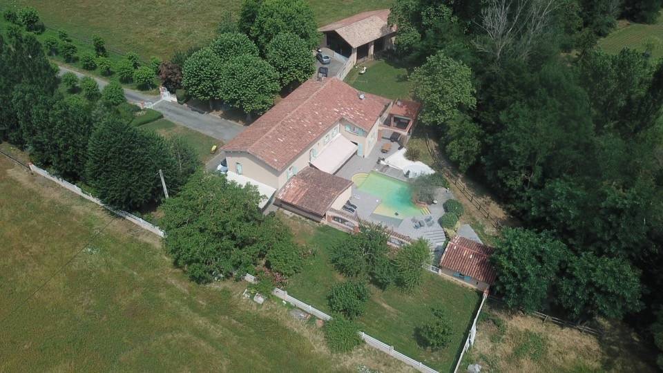 400 M² Mökki ∙ 6 Makuuhuonetta ∙ 15 Vierasta - Ariège