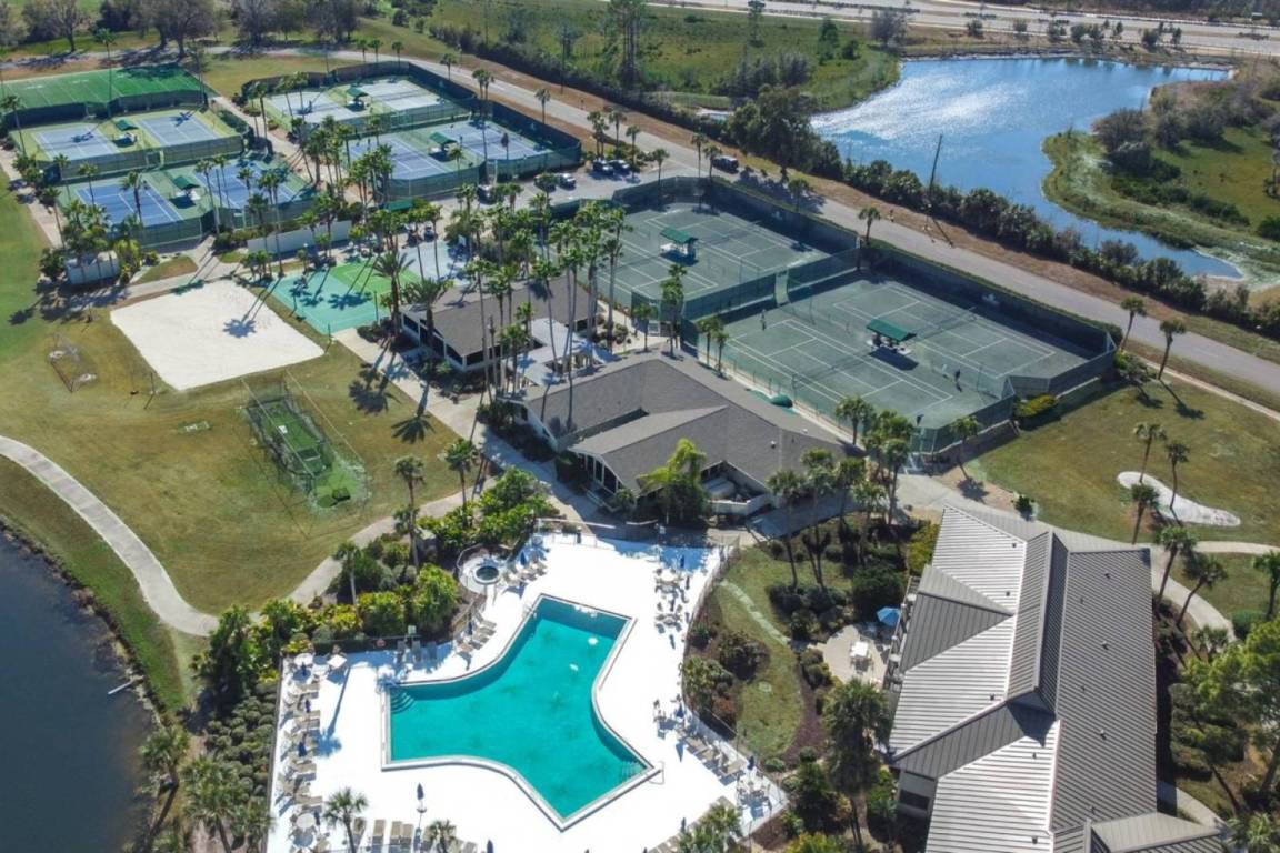 102 M² Condo ∙ 2 Bedrooms ∙ 4 Guests - Wesley Chapel, FL