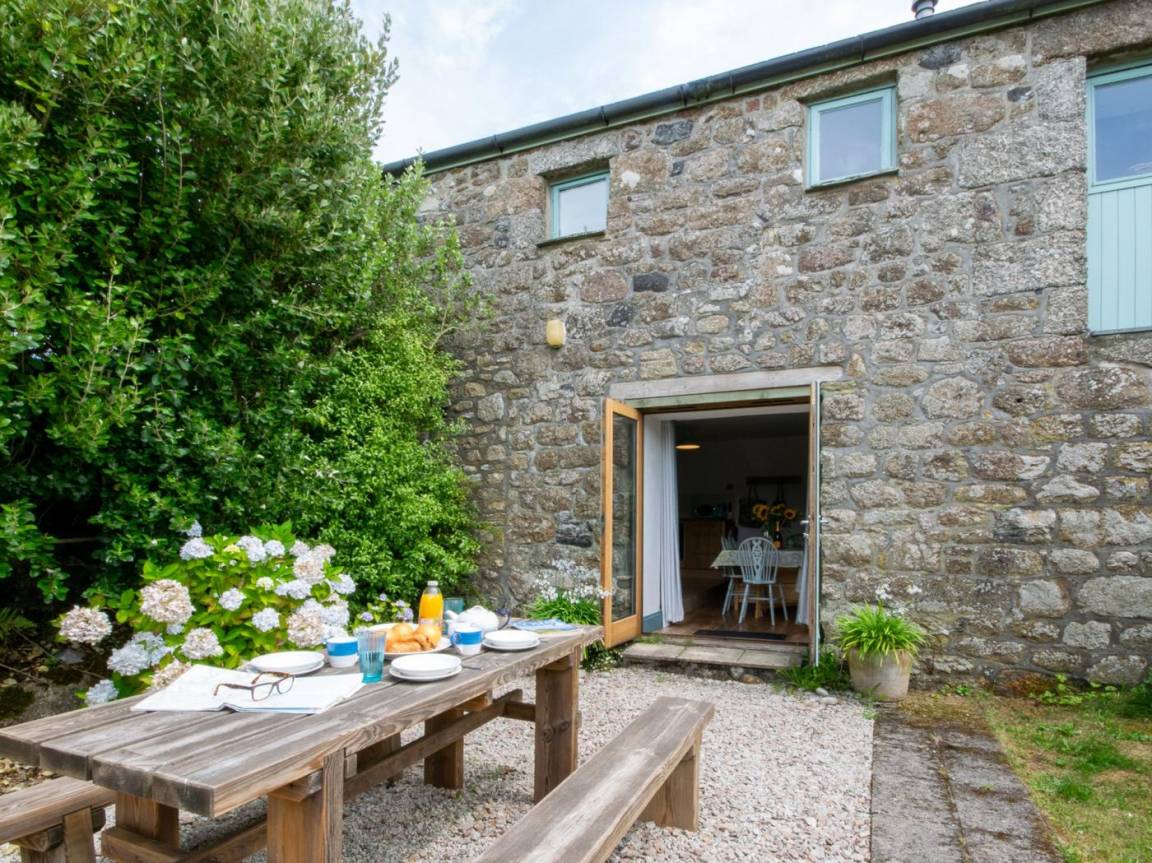 Cottage ∙ 2 Bedrooms ∙ 4 Guests - Saint Just