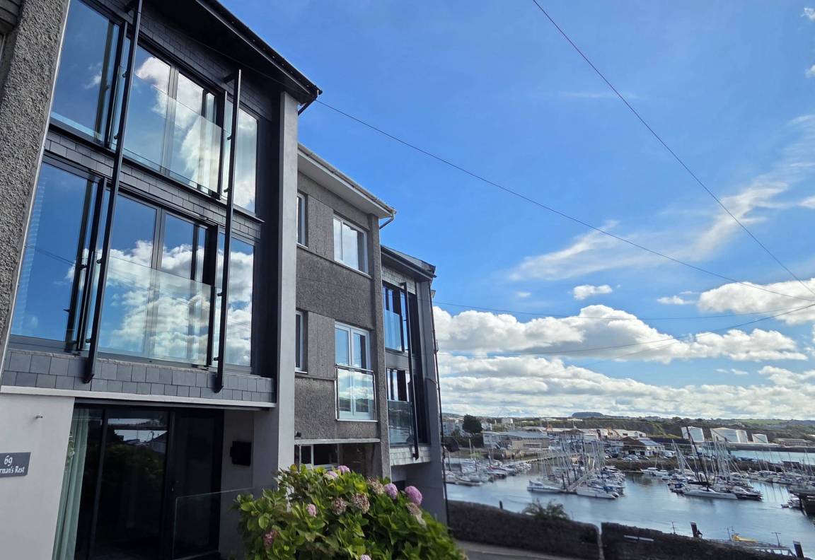 70 M² House ∙ 3 Bedrooms ∙ 6 Guests - Plymouth