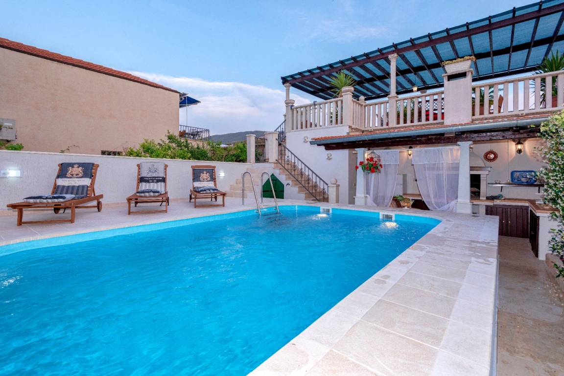 150 M² House ∙ 3 Bedrooms ∙ 7 Guests - Jelsa