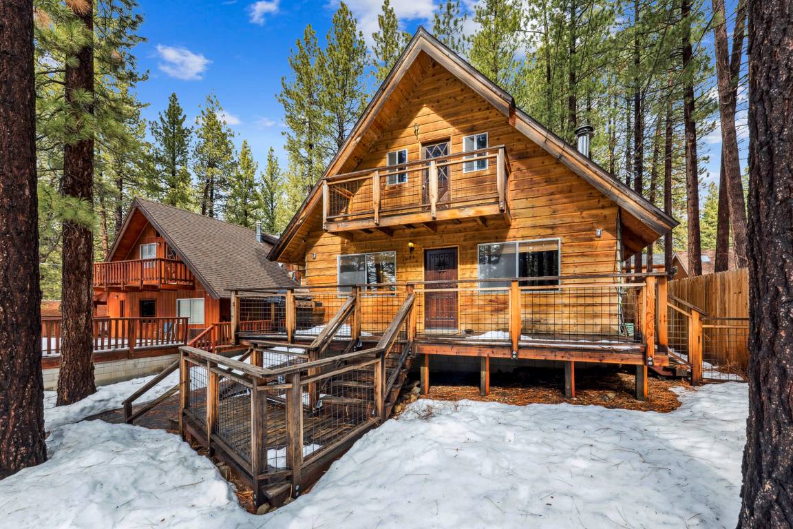 162 M² Cabin ∙ 4 Bedrooms ∙ 8 Guests - South Lake Tahoe, CA