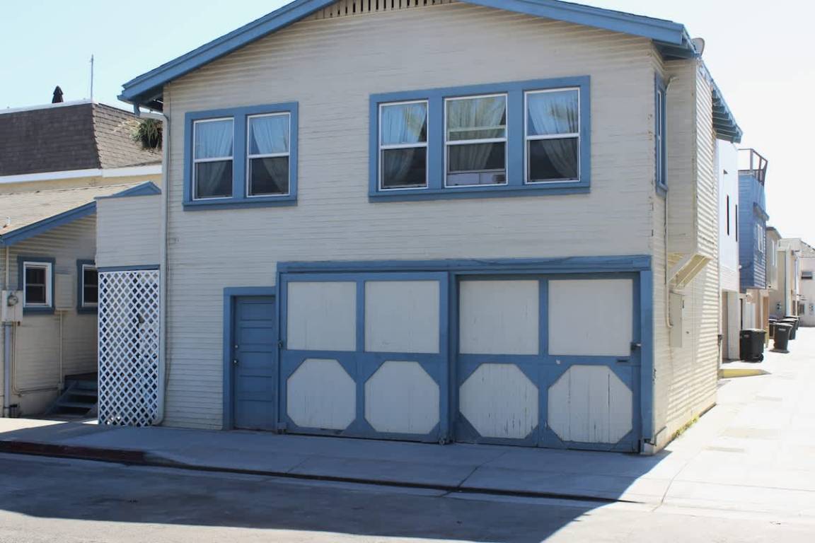 House ∙ 2 Bedrooms ∙ 6 Guests - Newport Beach, CA