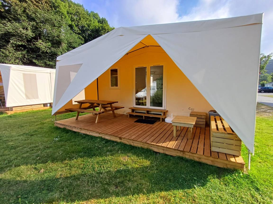 16 M² Hotel ∙ 1 Slaapkamer ∙ 4 Gasten - Rendeux