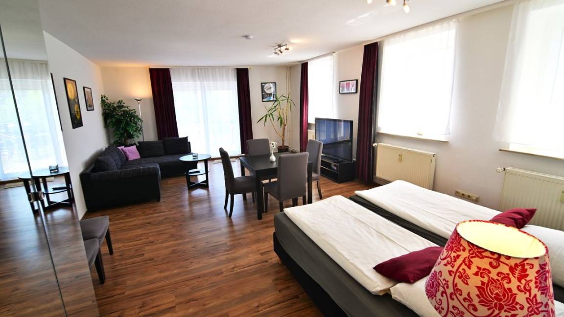 72 M² Appartement ∙ 1 Chambre ∙ 6 Personnes - Schwerin