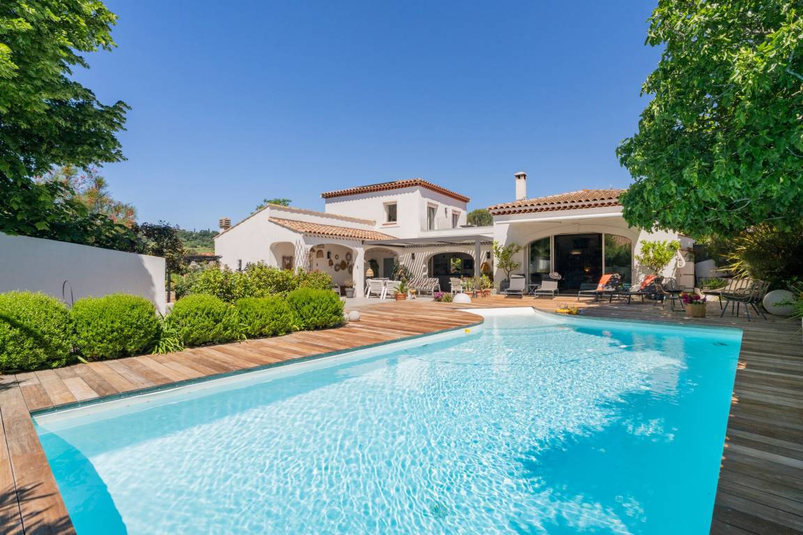 250 M² Hus ∙ 5 Sovrum ∙ 9 Gäster - Marseille