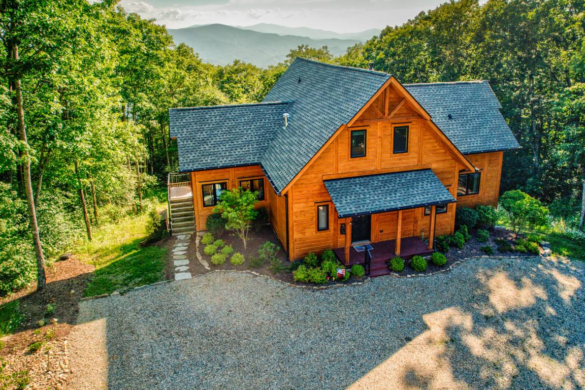 Cabin ∙ 3 Bedrooms ∙ 6 Guests - Beech Mountain, NC