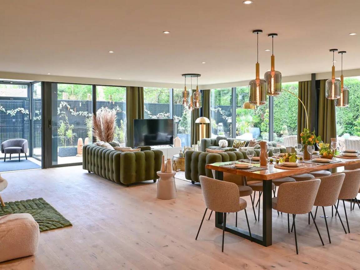 300 M² Cottage ∙ 6 Chambres ∙ 12 Personnes - Lille