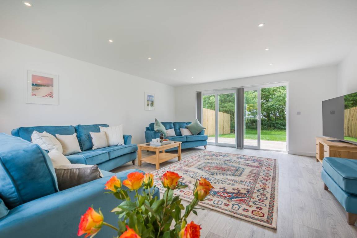 Cottage ∙ 3 Bedrooms ∙ 6 Guests - Constantine Bay