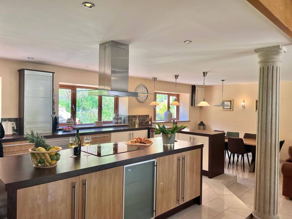 149 M² Ferienhaus ∙ 4 Schlafzimmer ∙ 9 Gäste - Burry Port