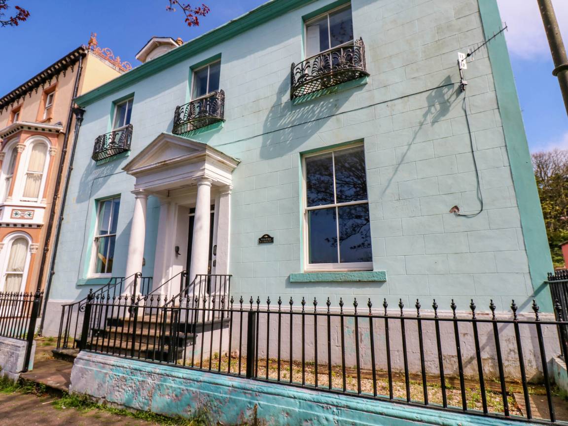 Cottage ∙ 8 Bedrooms ∙ 17 Guests - Saint Bees